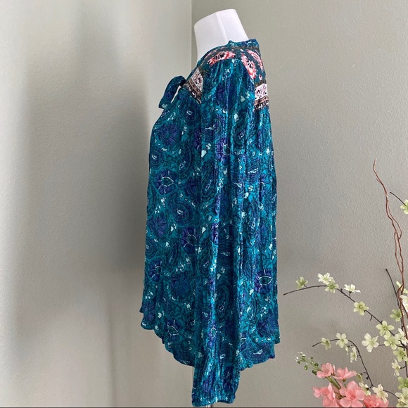 Billabong | Tops | Billabong Birds On High Paisley Print Top | Poshmark